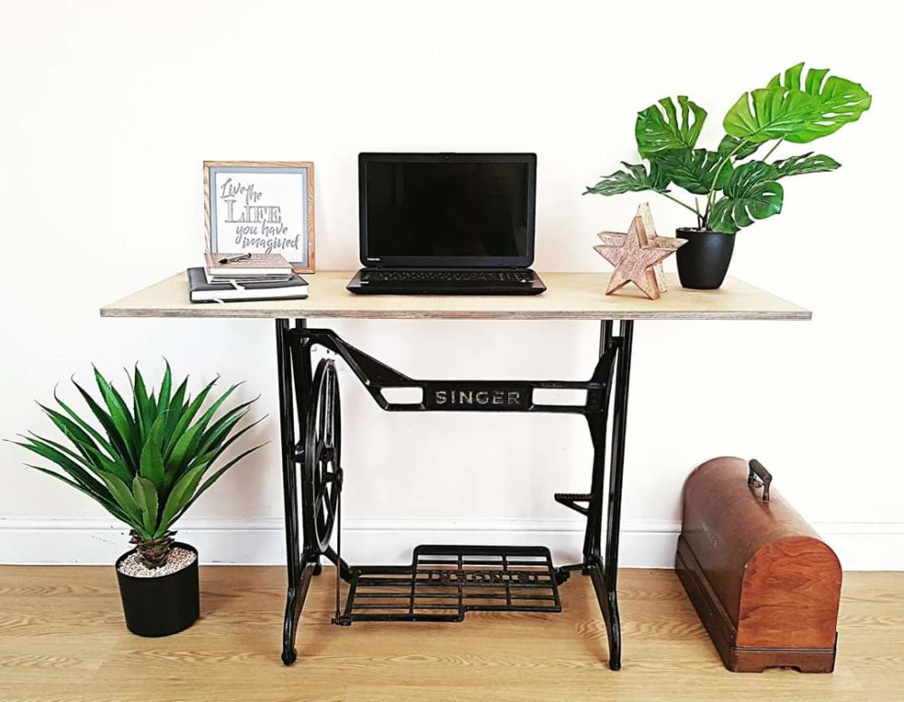 Singer Sewing Machine Desk – A Twist of Somerset